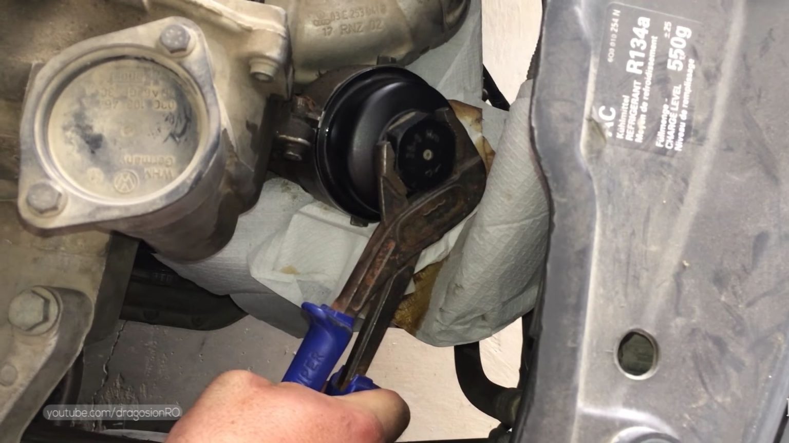 Change engine oil and oil filter on a VW Polo 9N Mk4 | ION HowTo